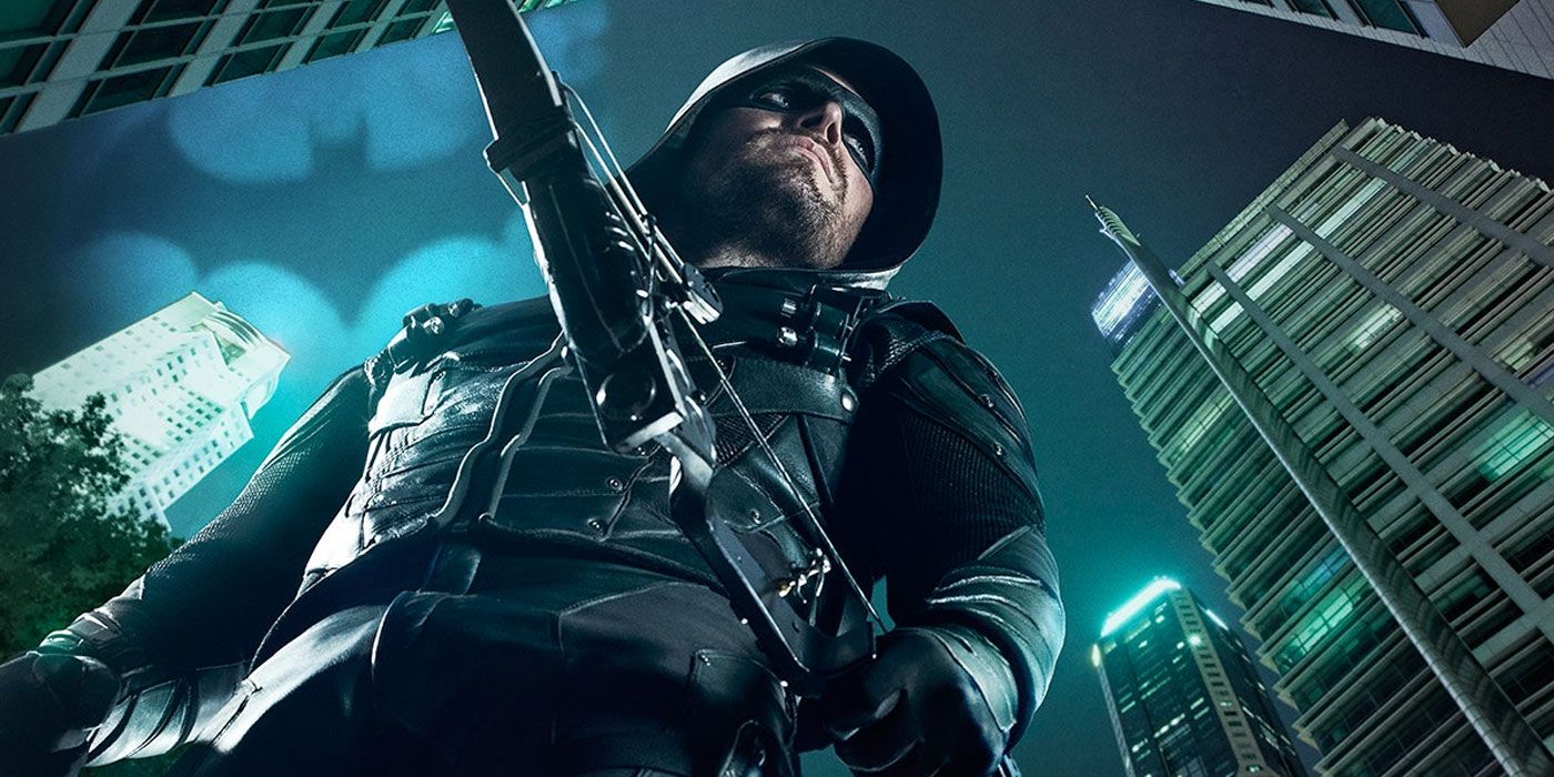 Arrow References Batman's Bat-Signal | CBR